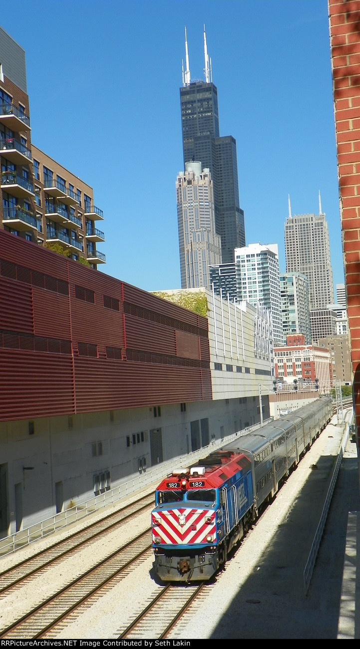 METX 182 and train 509